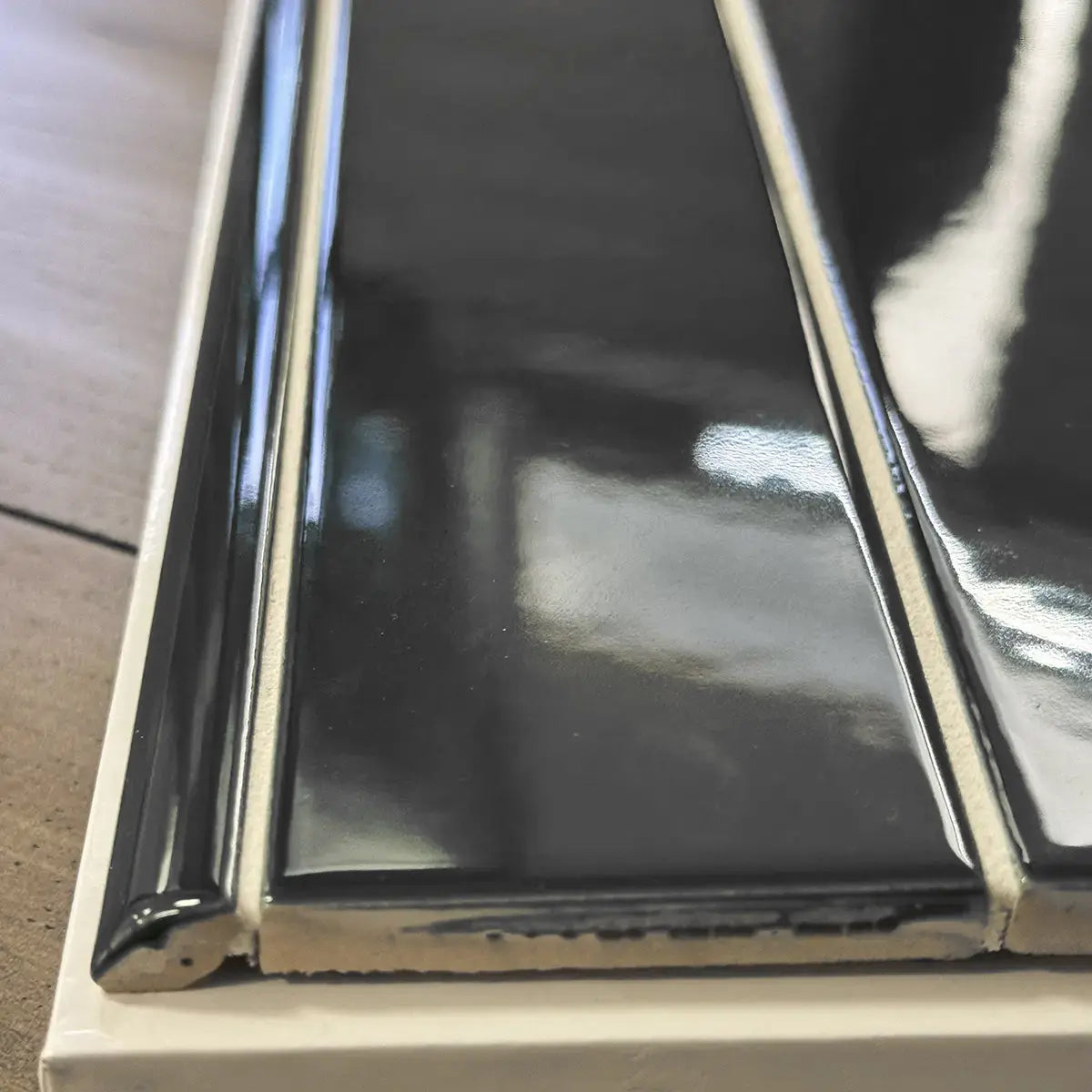 Groove Black Pencil Gloss Ceramic Tile Trim | Pencil Tile Edge